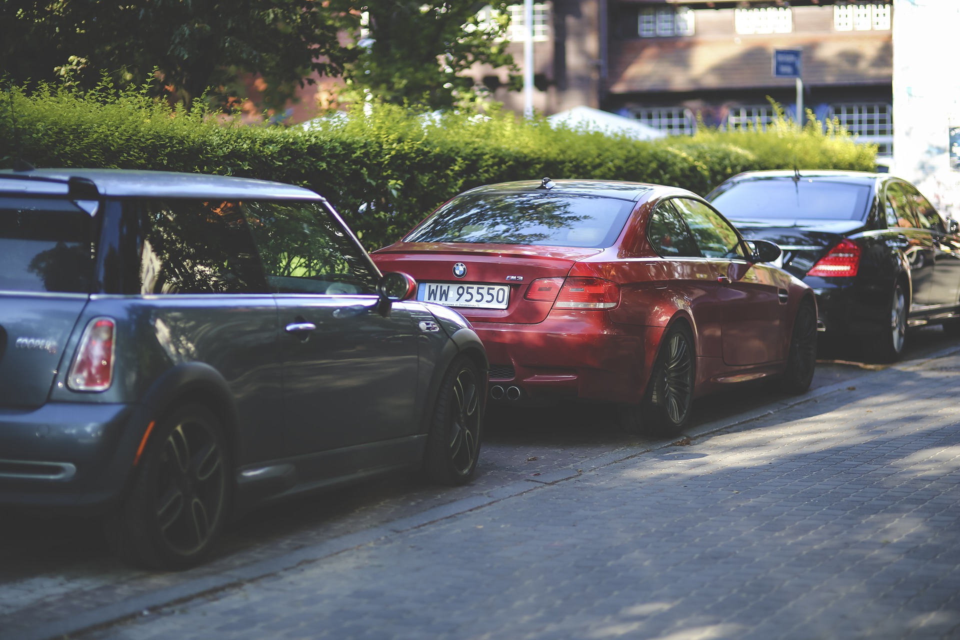 Four Ways to Solve the Parking Problem for Businesses - Wayleadr Go Blog